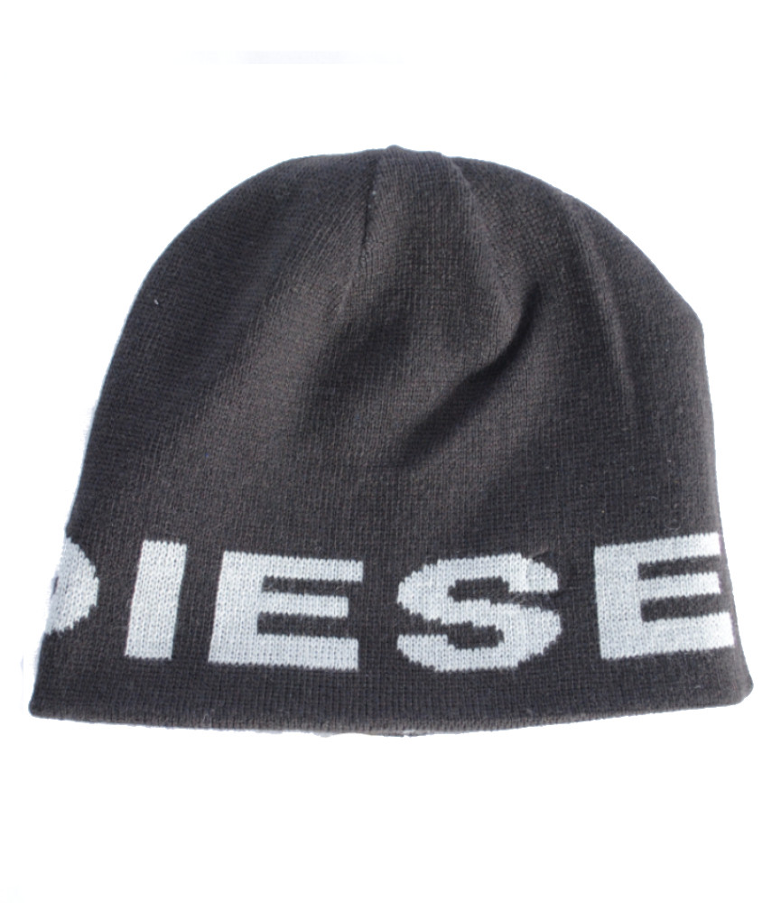 bonnet de grande marque tendance au look du moment pour un hiver style